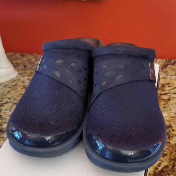 Bzees | Shoes | Bzees Dolce Slip On Clogs | Poshmark